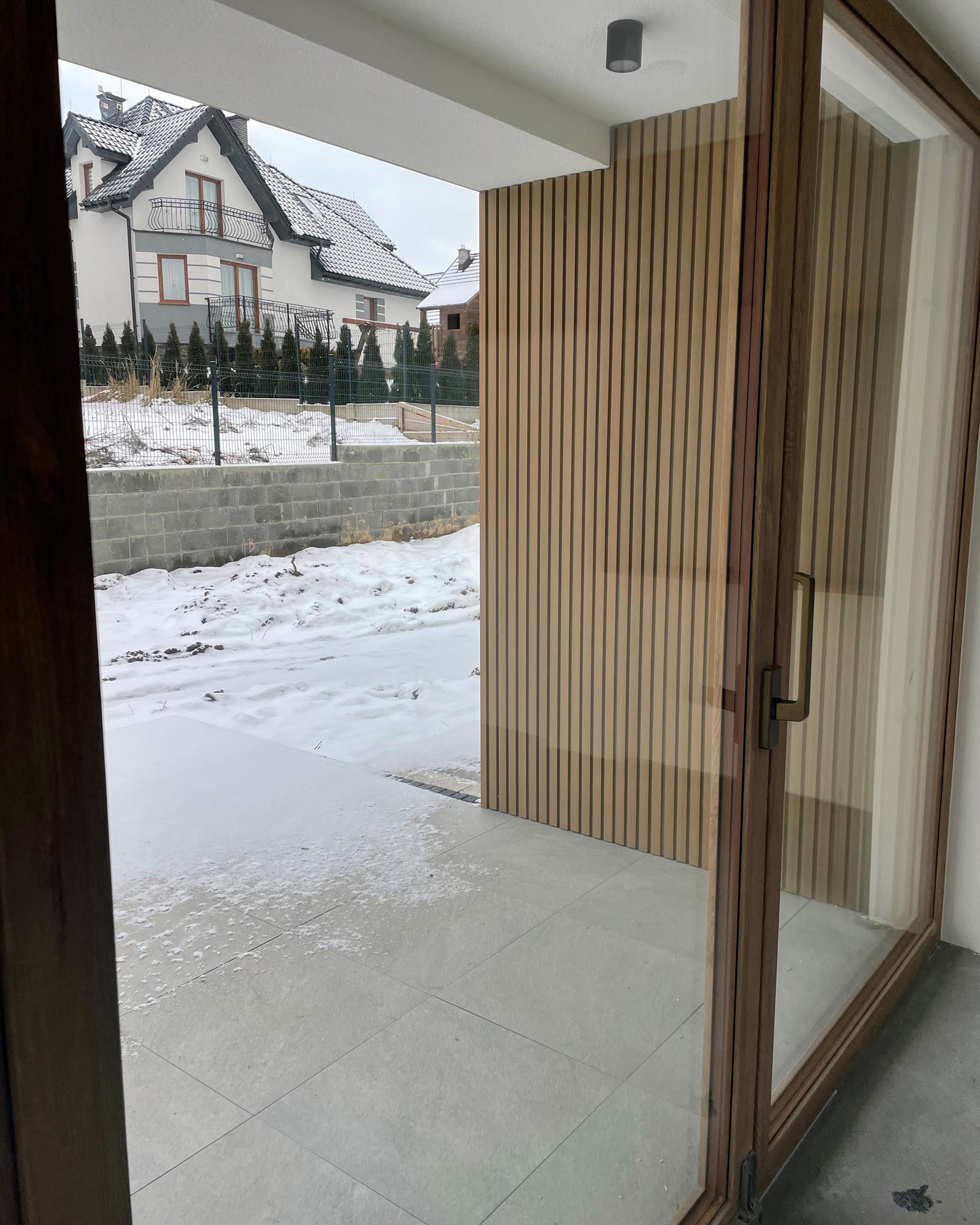 KAKO UČINITI: Imitacija drveta na fasadi + VIDEO - DECO Adria