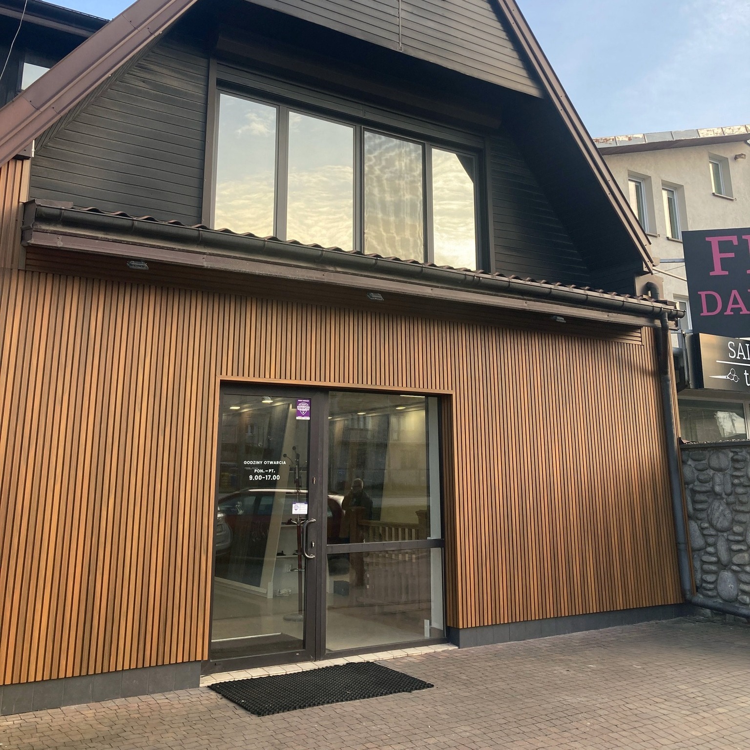 KAKO UČINITI: Imitacija drveta na fasadi + VIDEO - DECO Adria